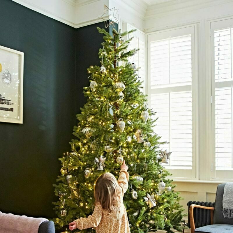 How to Decorate an Eco-Friendly Christmas Tree | Paper High